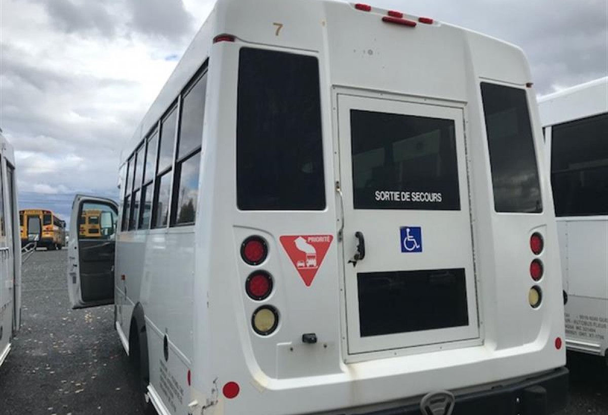 2015 Specialized Micr Bird Minibus - Girardin Blue Bird