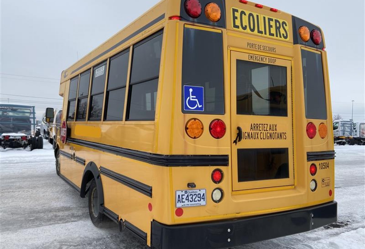 2010 MICRO BIRD G5 GMC - Girardin Blue Bird