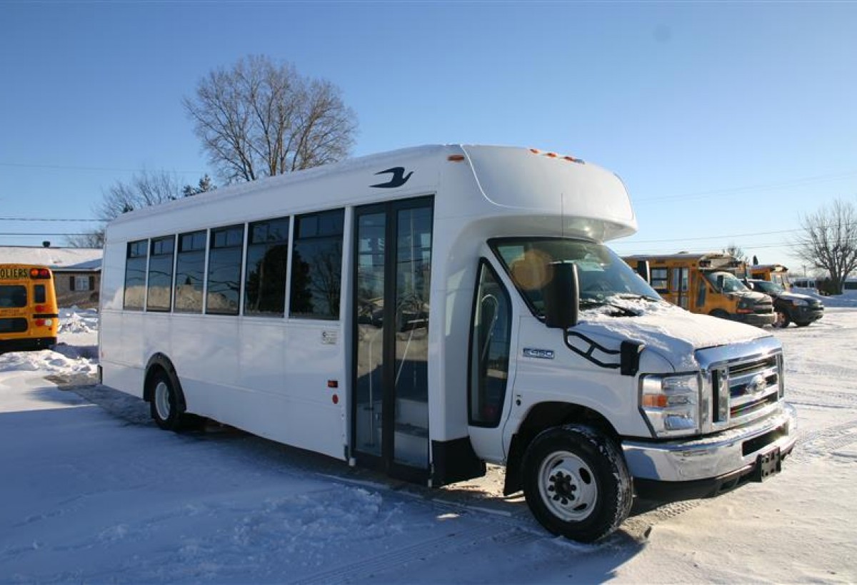 2016 Commercial Minibus Ford MB-IV - Girardin Blue Bird