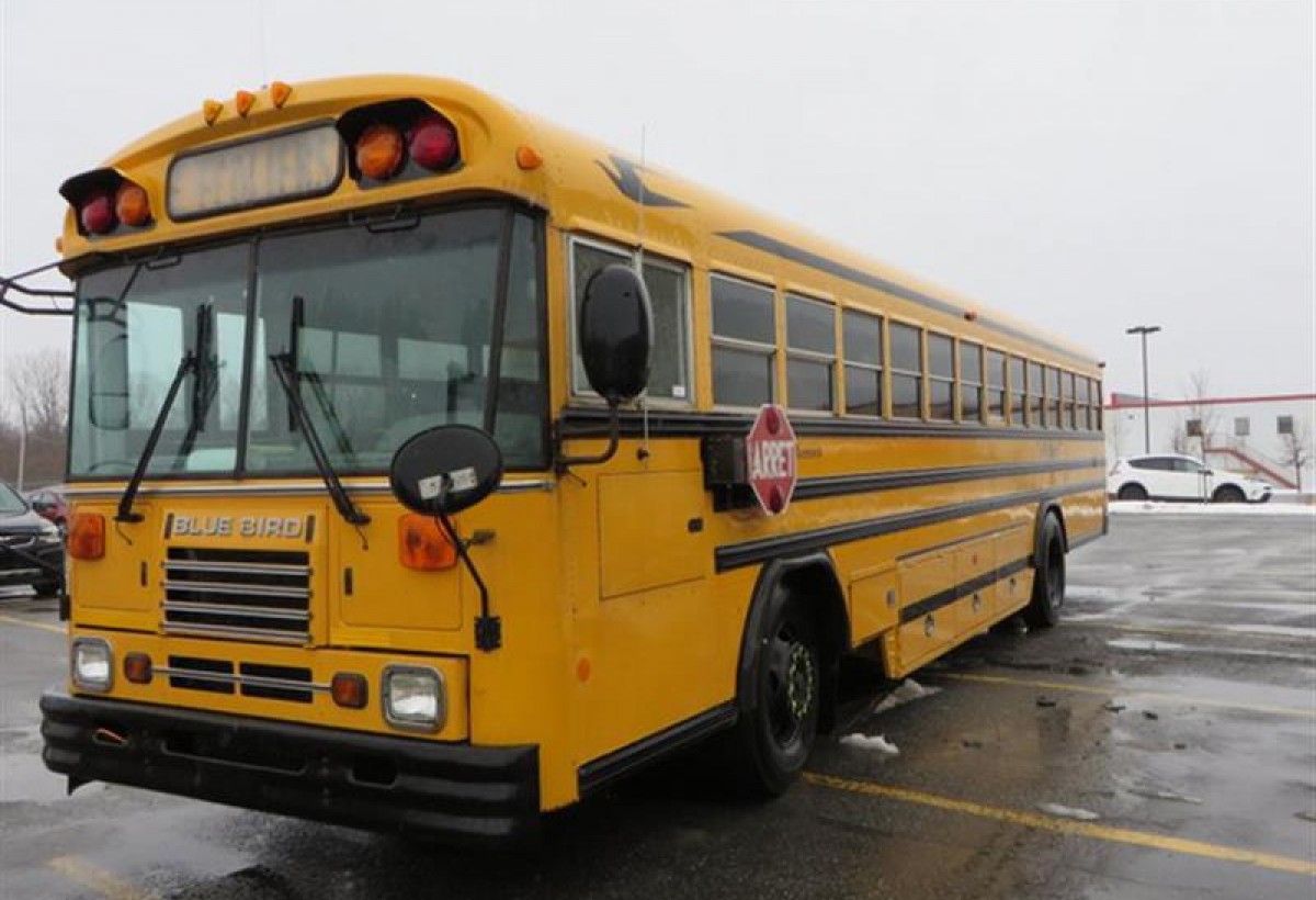 2004 BLUE BIRD TC2000 - Girardin Blue Bird