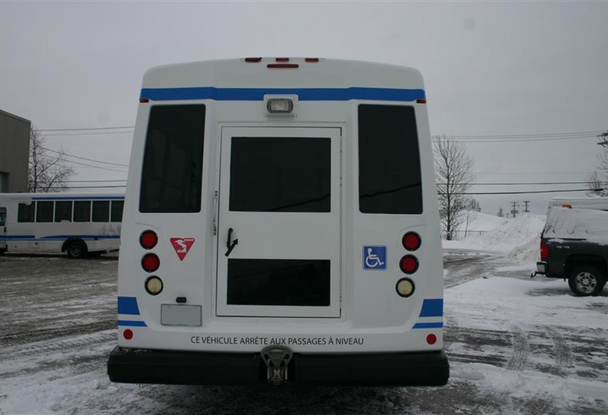 2014 Micro Bird Nordik GMC Specialized Minibus - Girardin Blue Bird