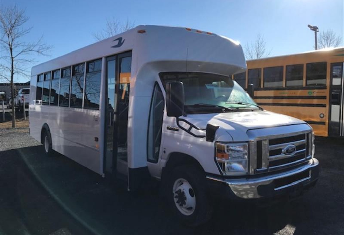 2016 Commercial Micro Bird 24 pass. - Girardin Blue Bird