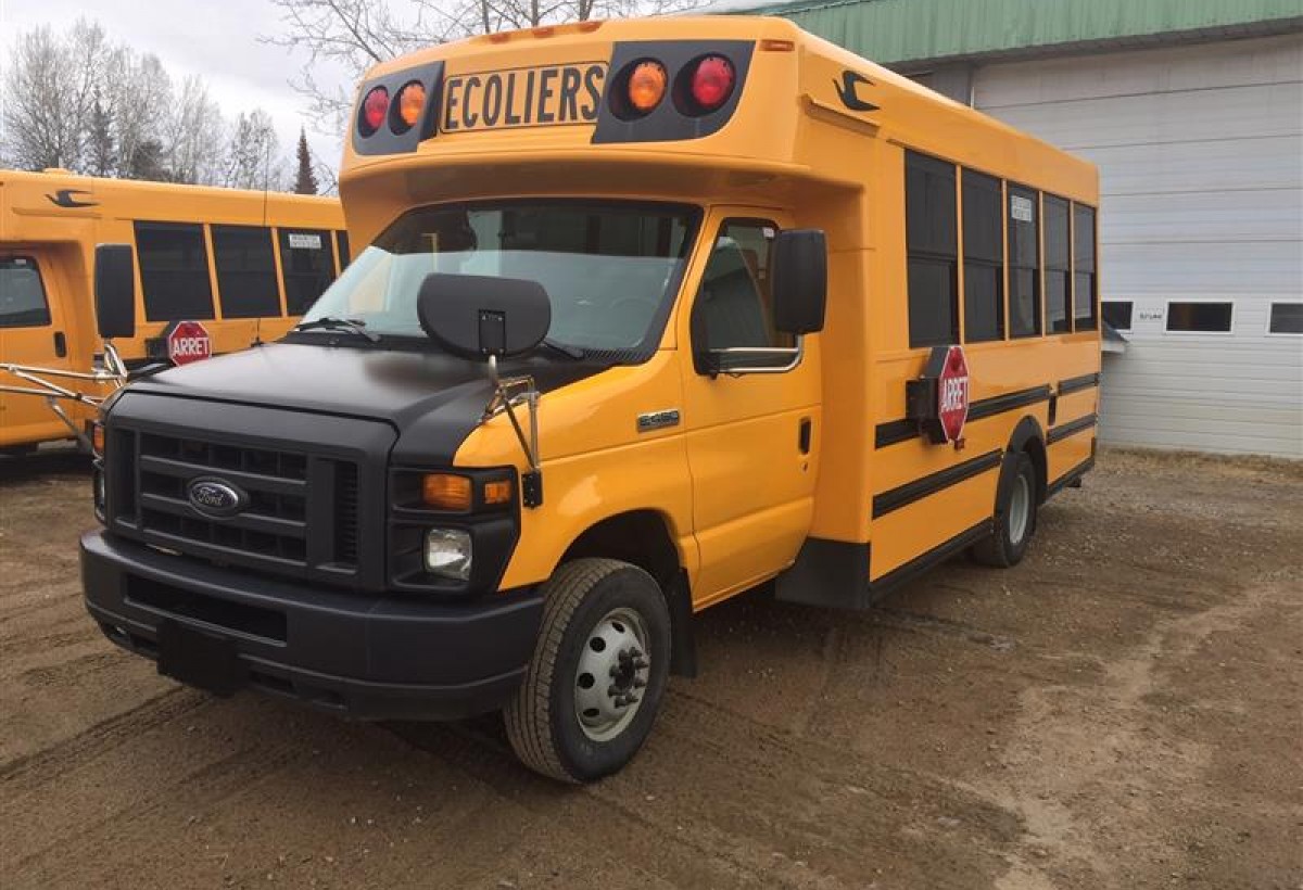 2017 Ford G5 Minibus - Girardin Blue Bird