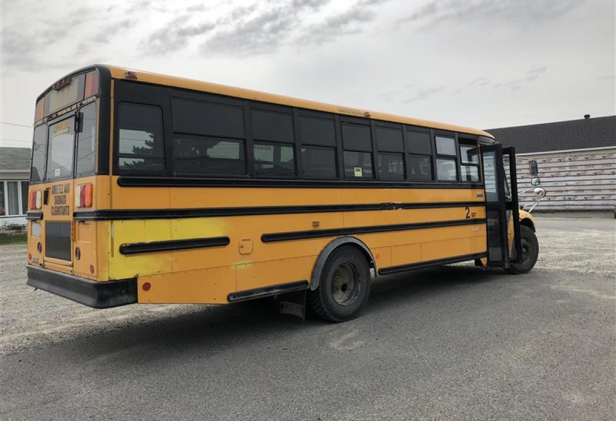 2008 SAF-T-LINER Thomas bus - Girardin Blue Bird
