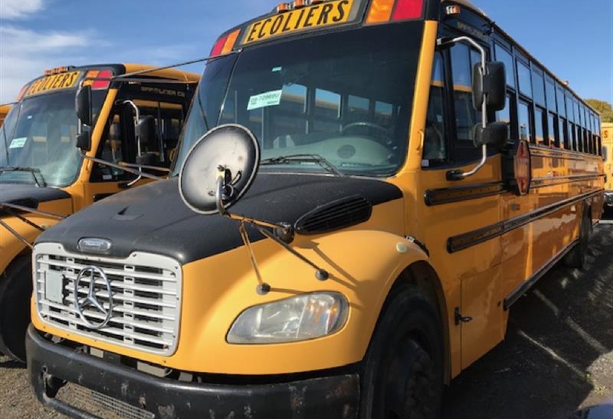 2009 Thomas Freightliner - Girardin Blue Bird
